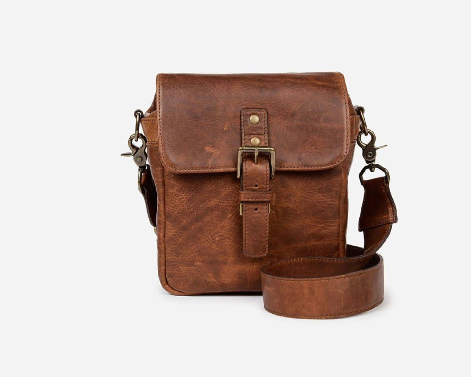 10 Best Camera Sling Bags For Photographers On The Go | Travelccessories
