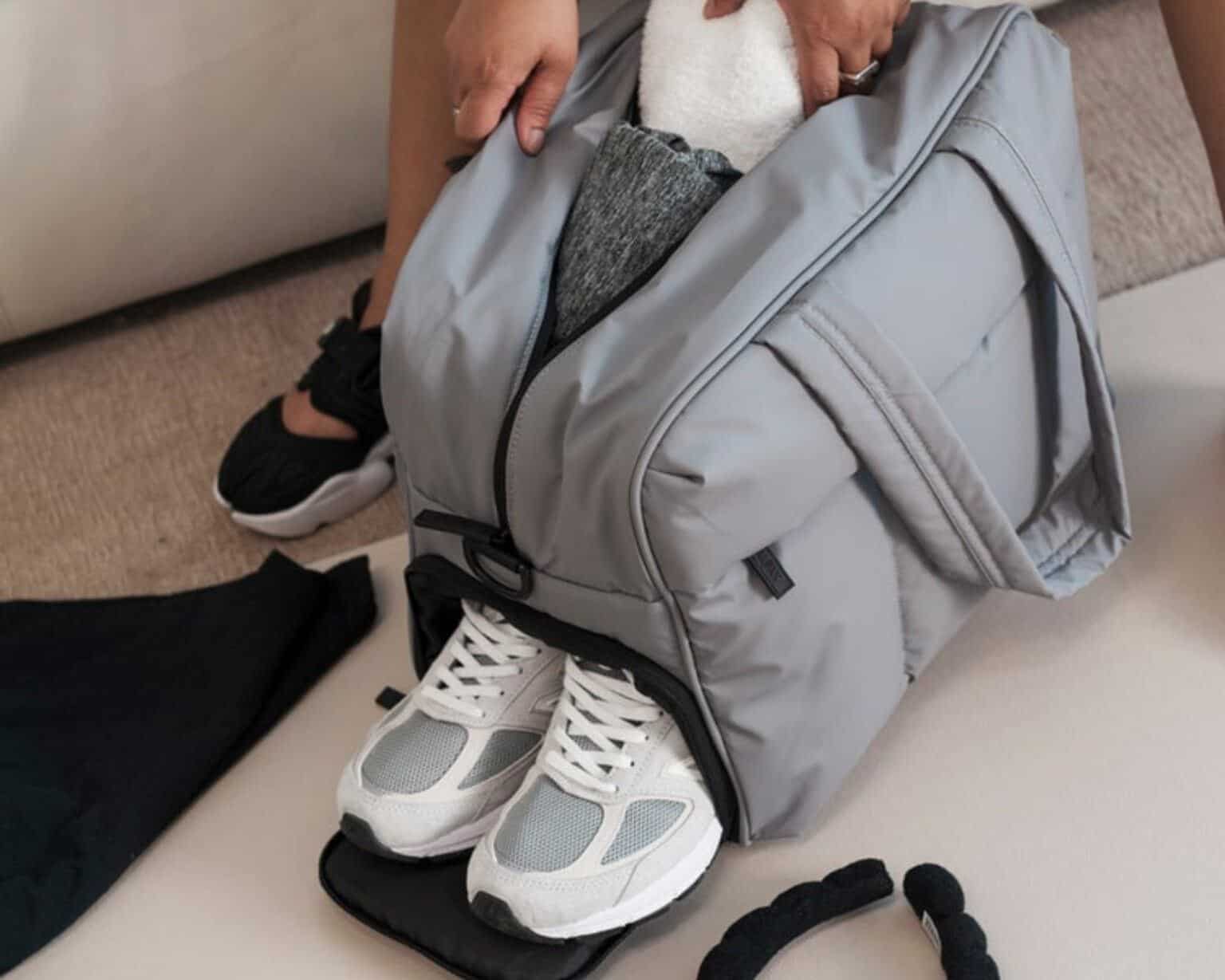 13 Best 18x14x8 Bags You Can Carry On Most Airlines As Personal Item 13-best-18x14x8-bags-you-can-carry-on-most-airlines-as-personal-item