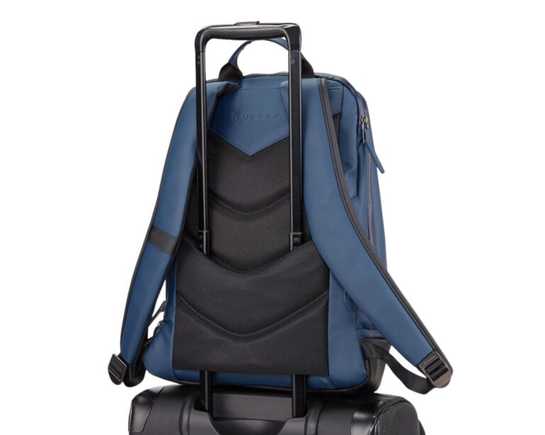15 Most Practical & Stylish Backpacks With Shoe Compartment ...